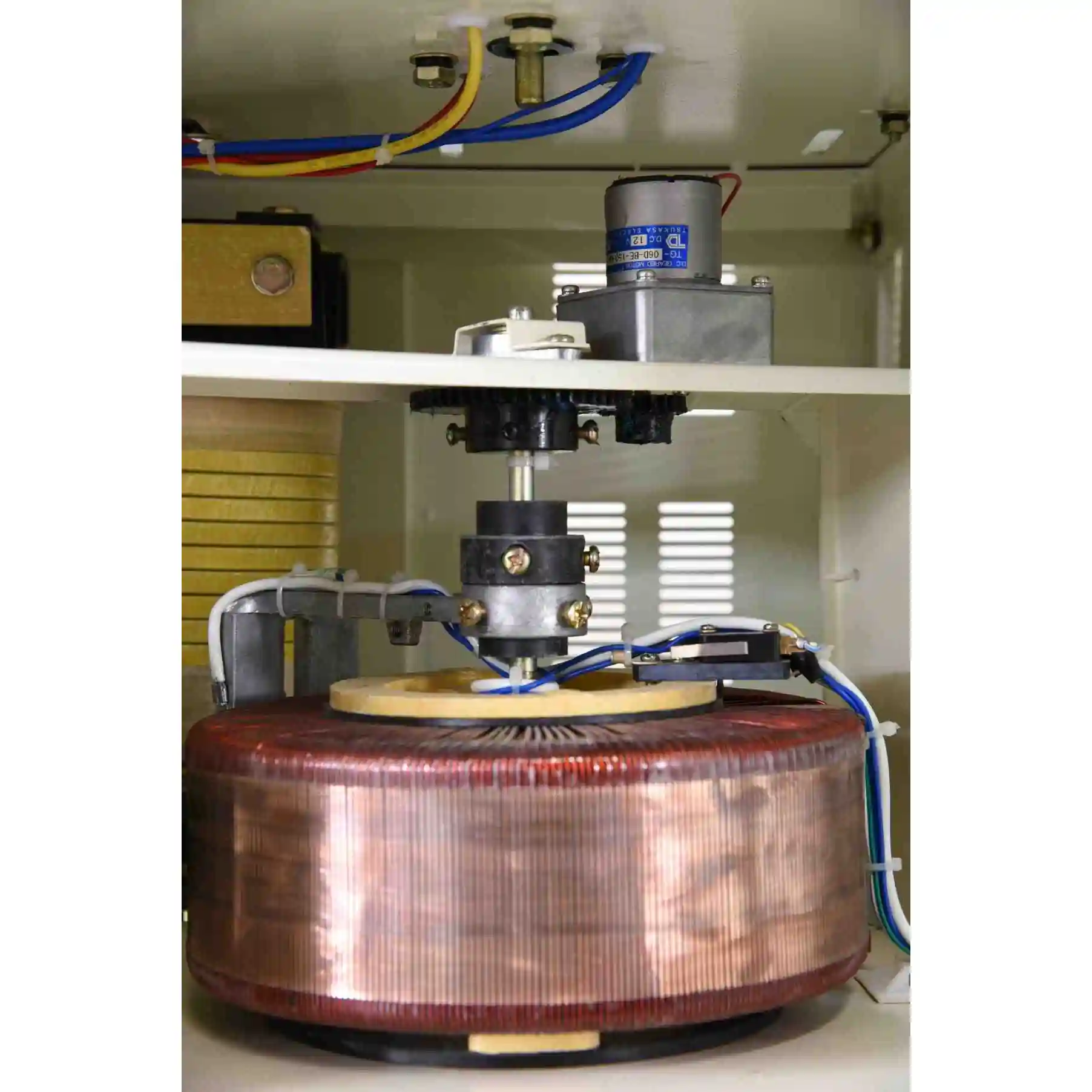 Stabilizer Matsuyama AVR - LD - 45 GT 45 KVA - Gunindo